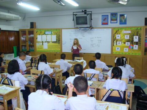 Don't Panic! 10 No-Prep ESL Activities for the Last 10 Minutes of Class