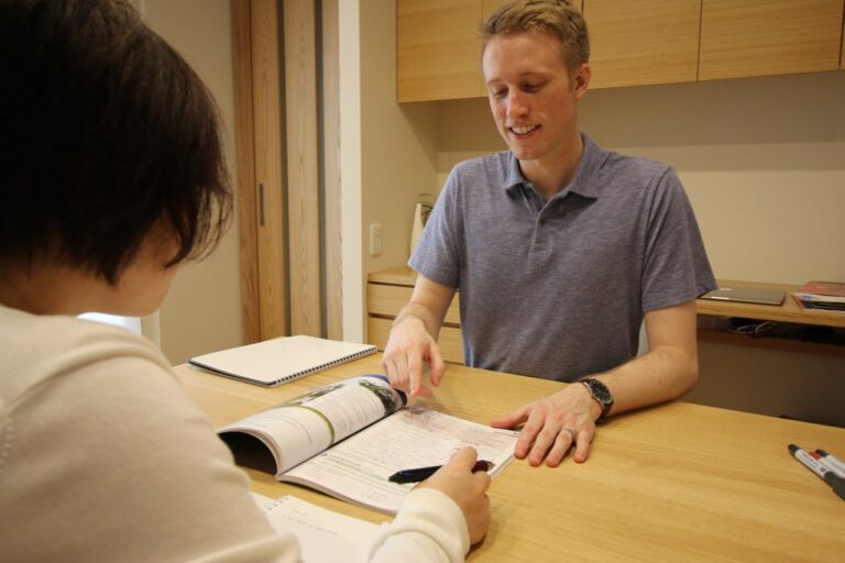 4 Strategies to Kickstart Your ESL Tutoring Side Gig – BridgeUniverse ...